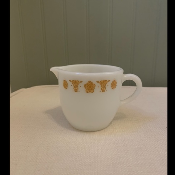 Pyrex | Kitchen | Vintage Pyrex Butterfly Gold Creamer 722 | Poshmark